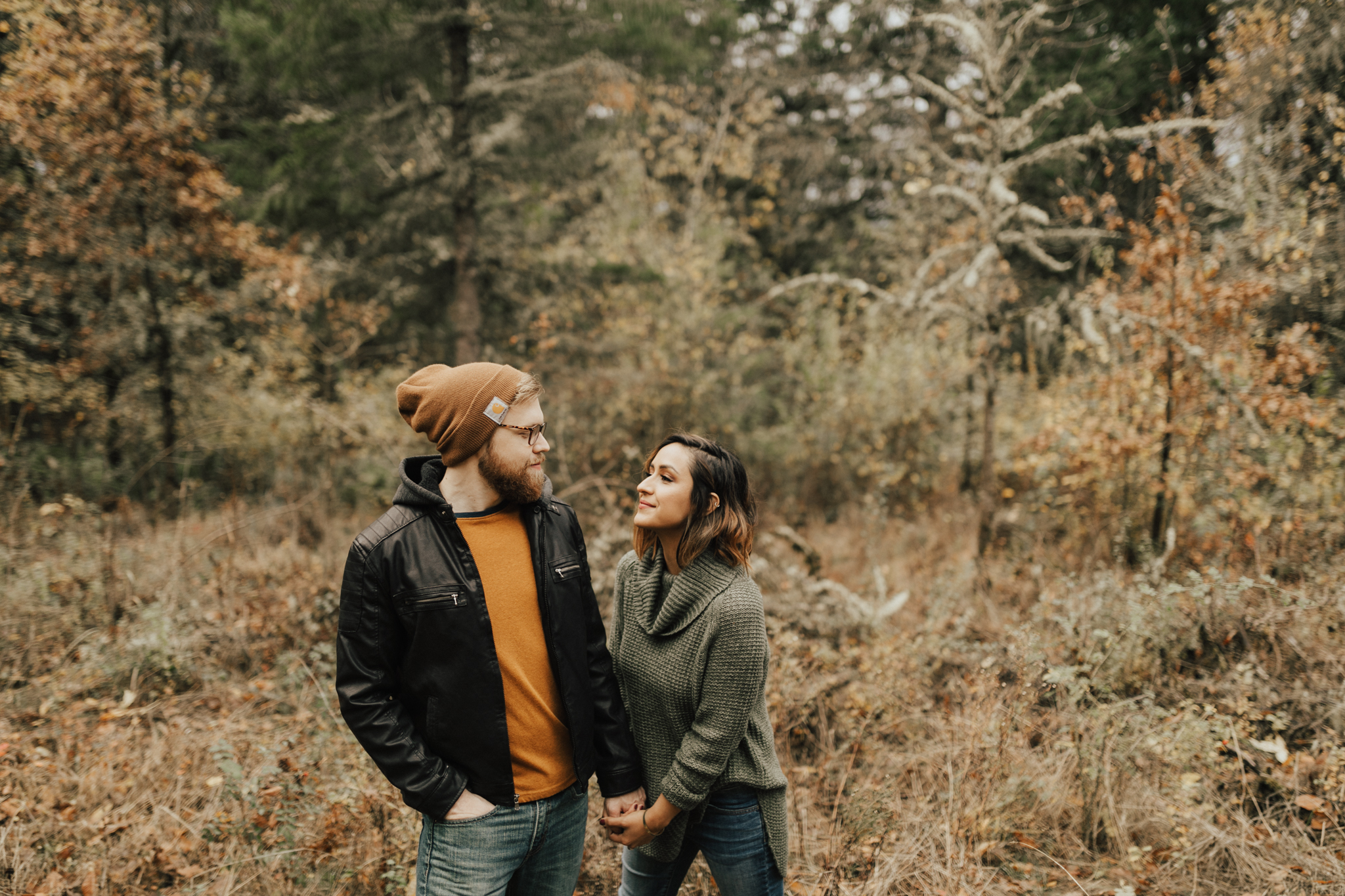 Erica + David Oregon Fall Engagement – Julia Green