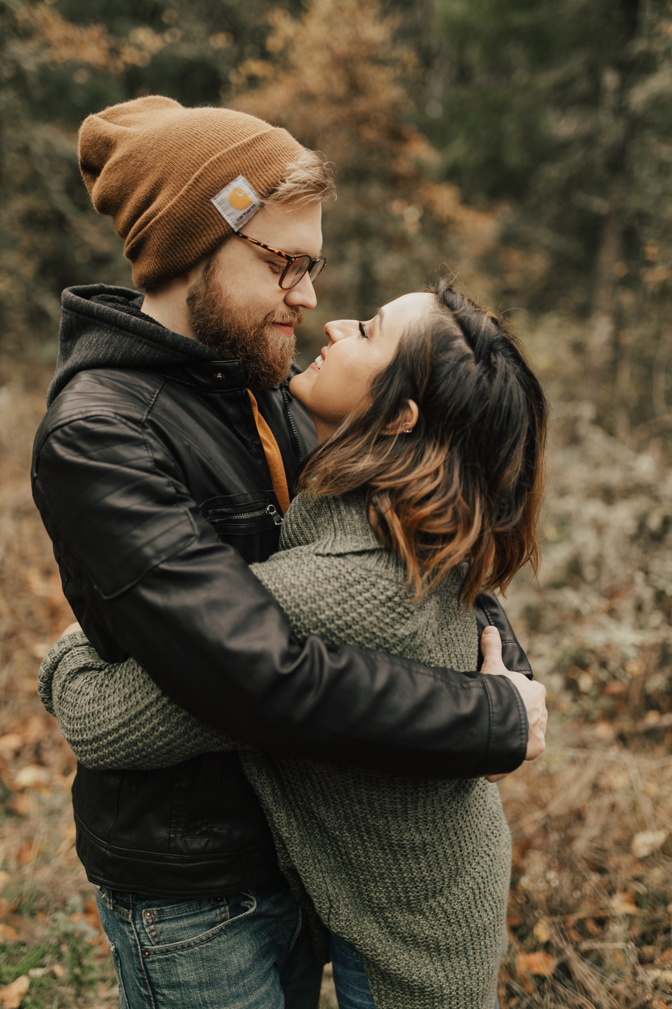 Erica + David Oregon Fall Engagement – Julia Green