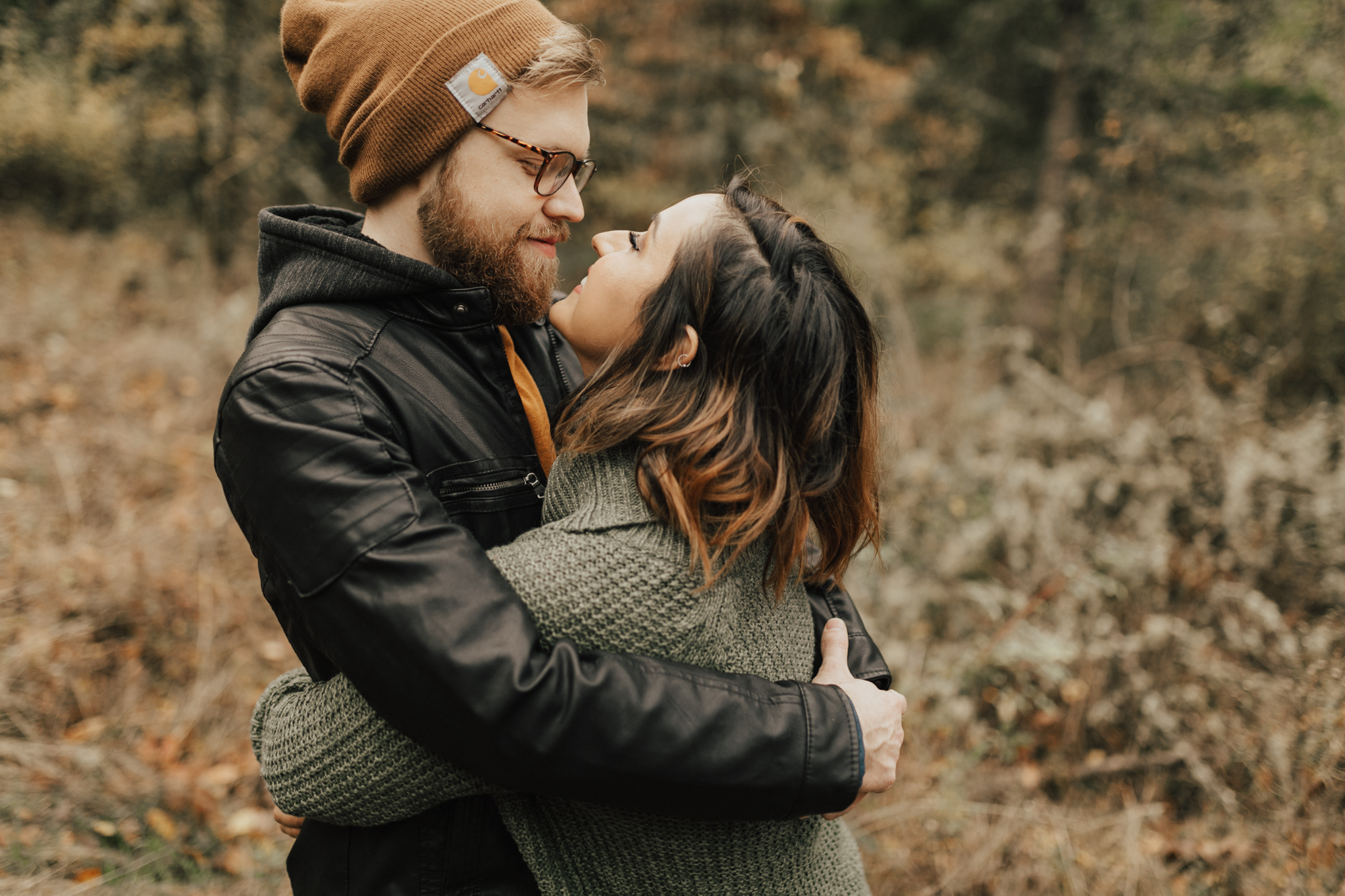Erica + David Oregon Fall Engagement – Julia Green